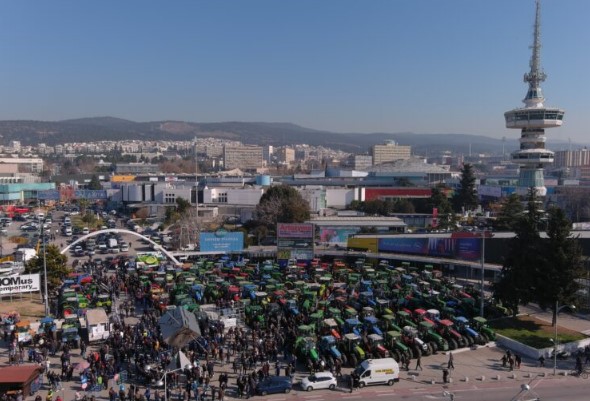 Σε «κλοιό» τρακτέρ και φορτηγών το κέντρο της Θεσσαλονίκης ...